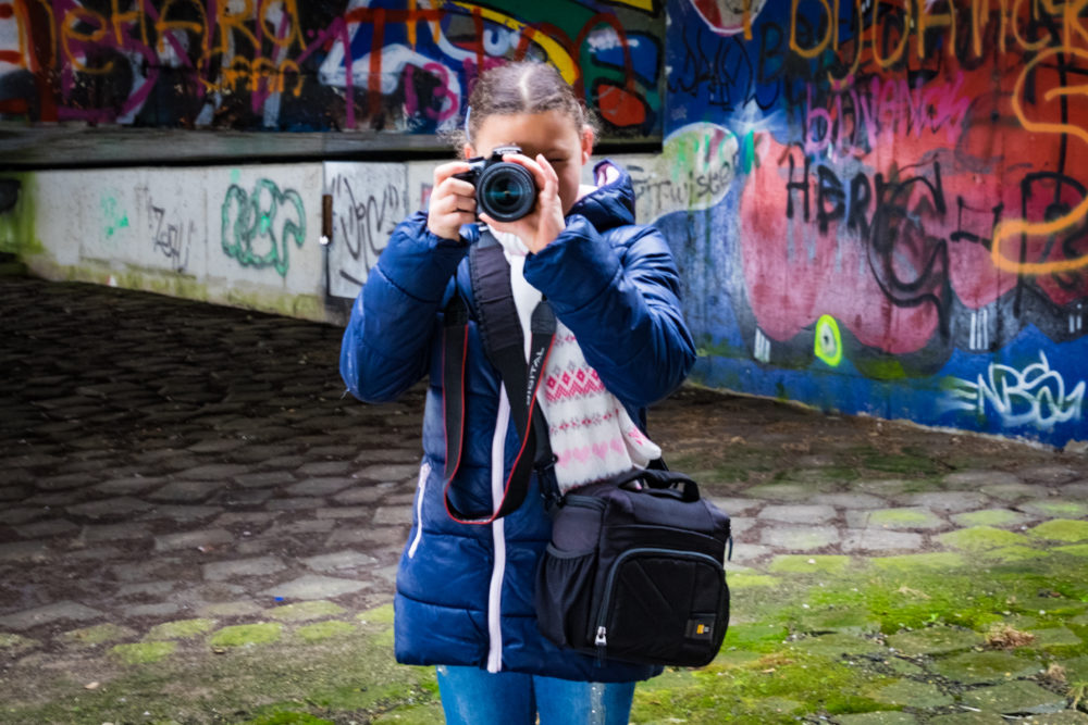 Iris under the bridge – Photographs by Roy Tanck